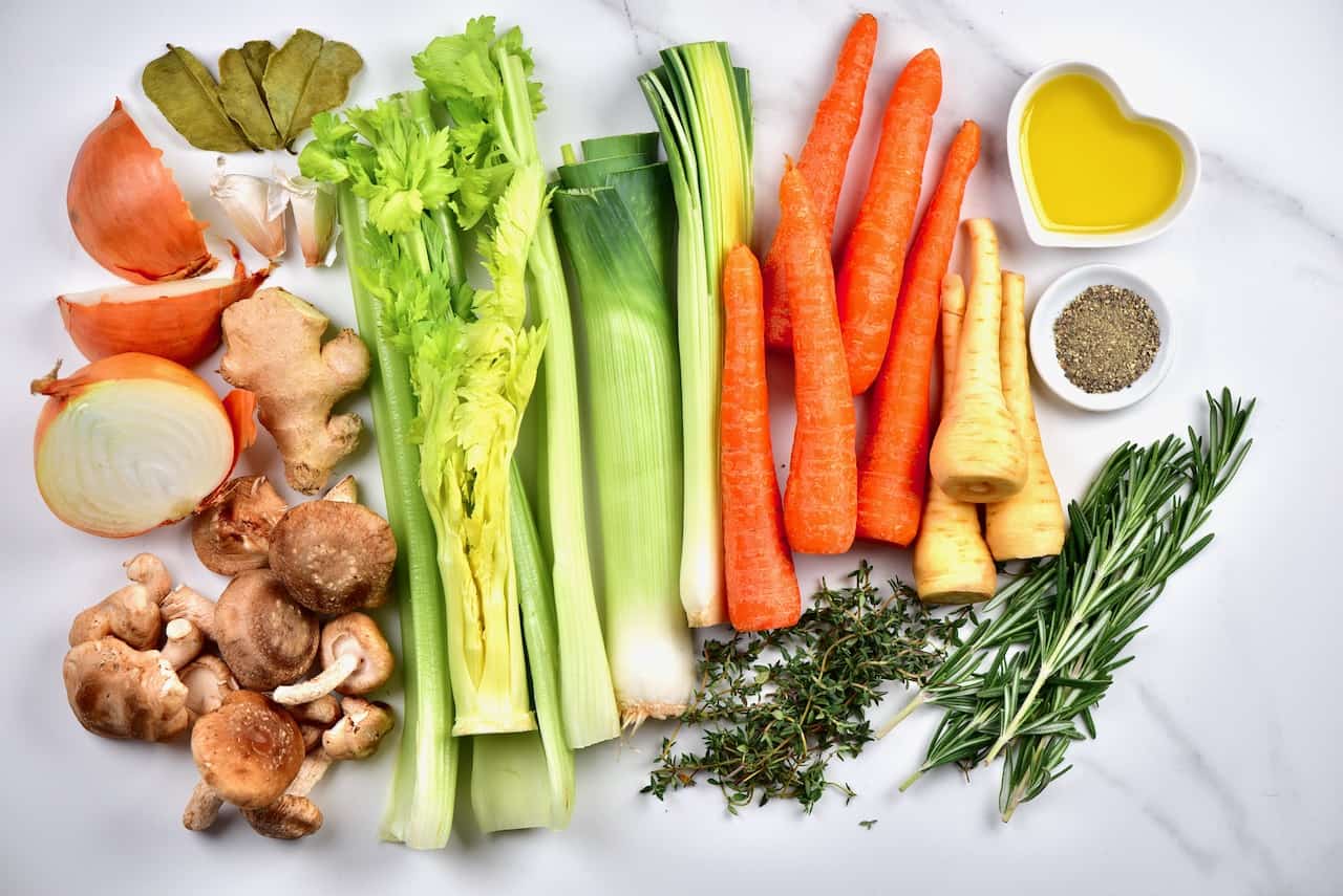 How to Make 1-Pot Homemade Vegetable Stock - Alphafoodie