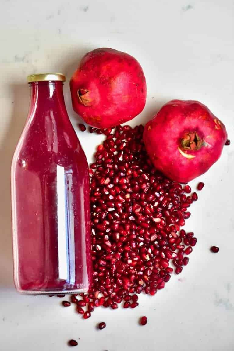 How to Cut a Pomegranate and Make Pomegranate Juice - Alphafoodie
