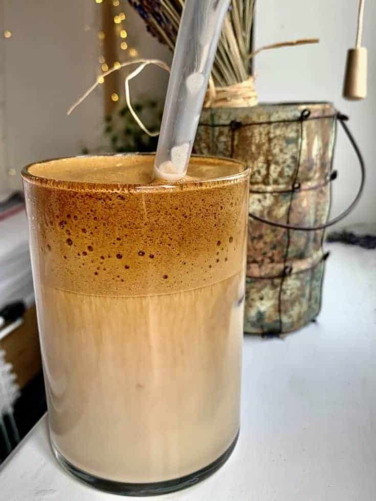 Simple Homemade Frothy Dalgona Latte (Whipped Coffee) - Alphafoodie