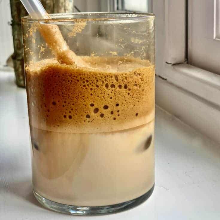 Simple Homemade Frothy Dalgona Latte (Whipped Coffee) - Alphafoodie