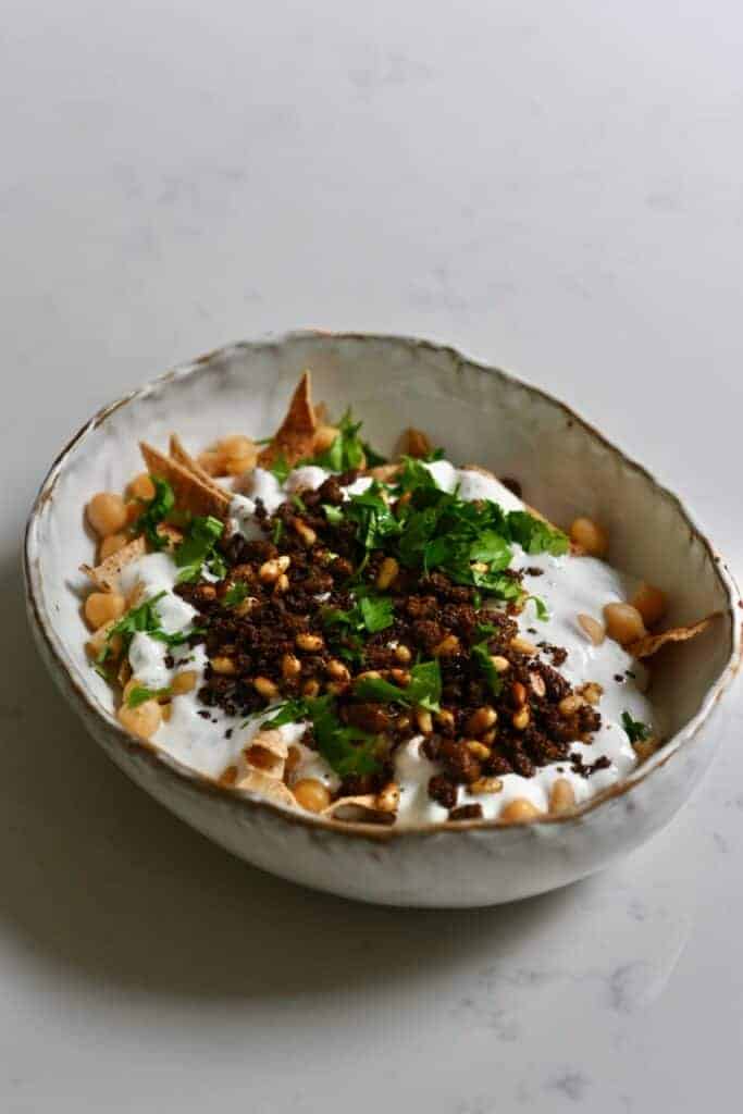 Simple Fatteh (Pita with Herby Chickpeas and Yogurt) - Alphafoodie