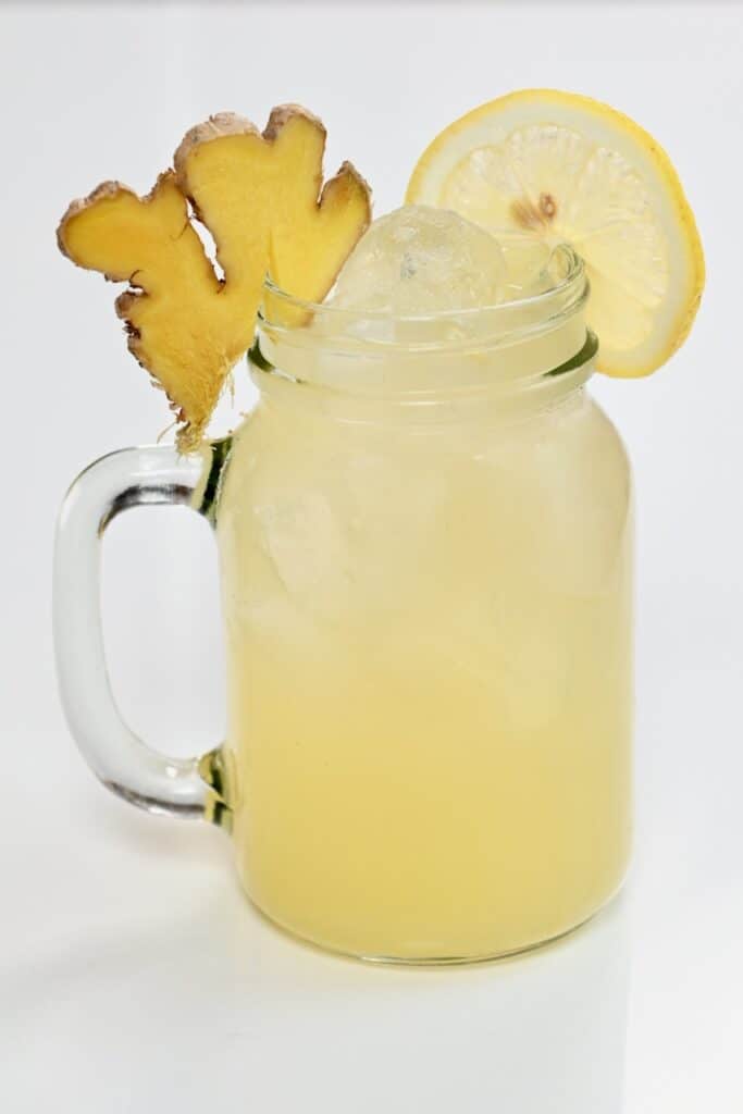 Simple And Healthy Ginger Lemonade - Alphafoodie