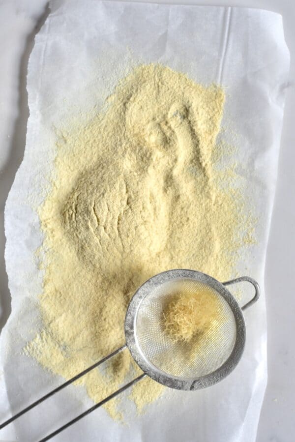 How to Make Ginger Powder (Two Methods) - Alphafoodie