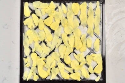 How to Make Ginger Powder (Two Methods) - Alphafoodie