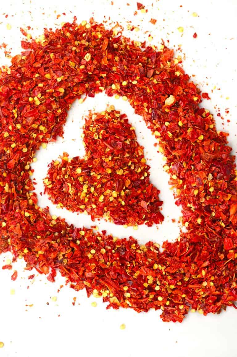 How to Make Chili Flakes (Oven + Dehydrator) - Alphafoodie