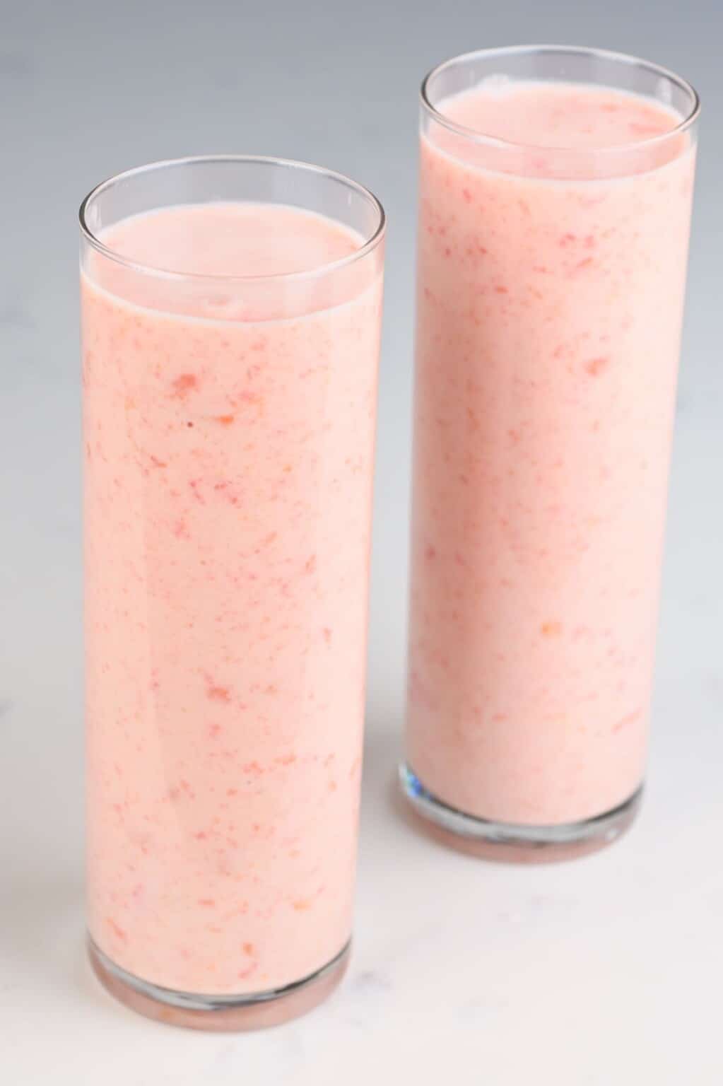 Tropical Guava Smoothie (Guava Cocktail) - Alphafoodie