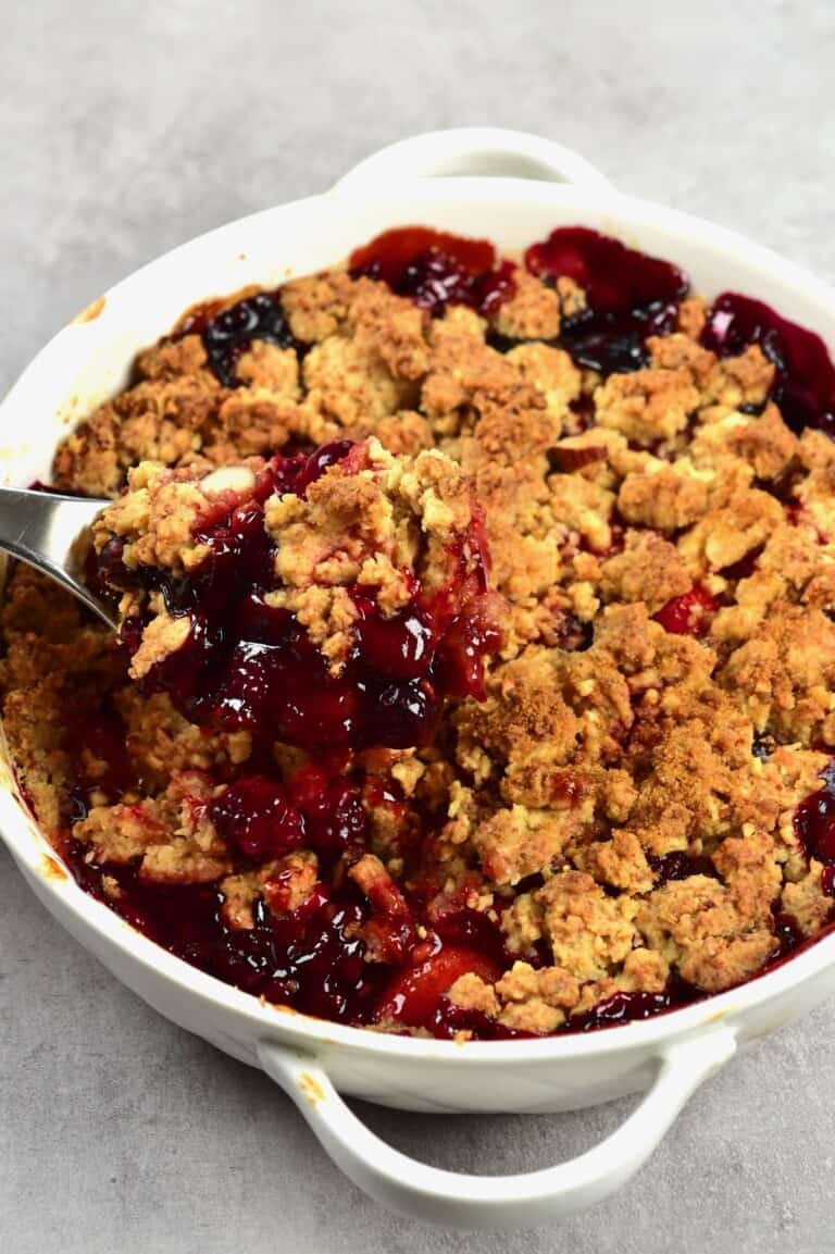 Mixed Berry Crumble (With Streusel Topping) - Alphafoodie