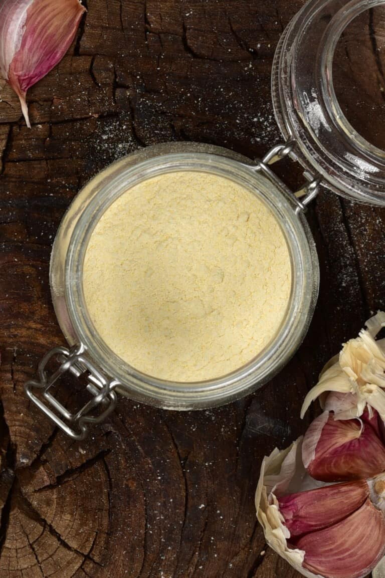 How to Make Garlic Powder - Alphafoodie