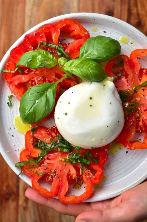 Heirloom Burrata Caprese Salad (Burrata Salad) - Alphafoodie