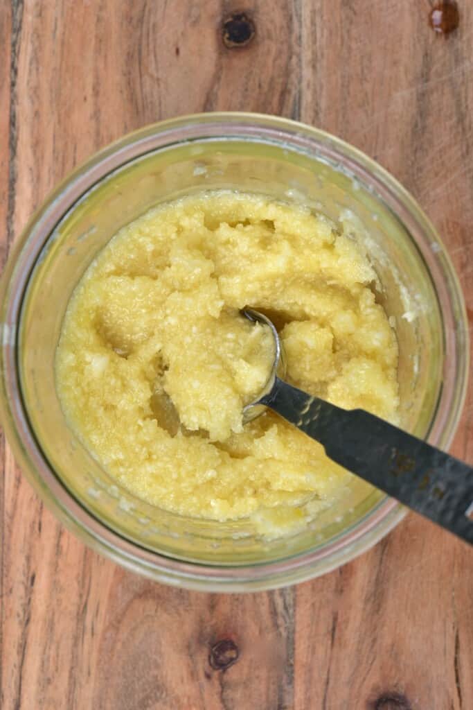 How To Make Garlic Paste (Garlic Puree) - Alphafoodie