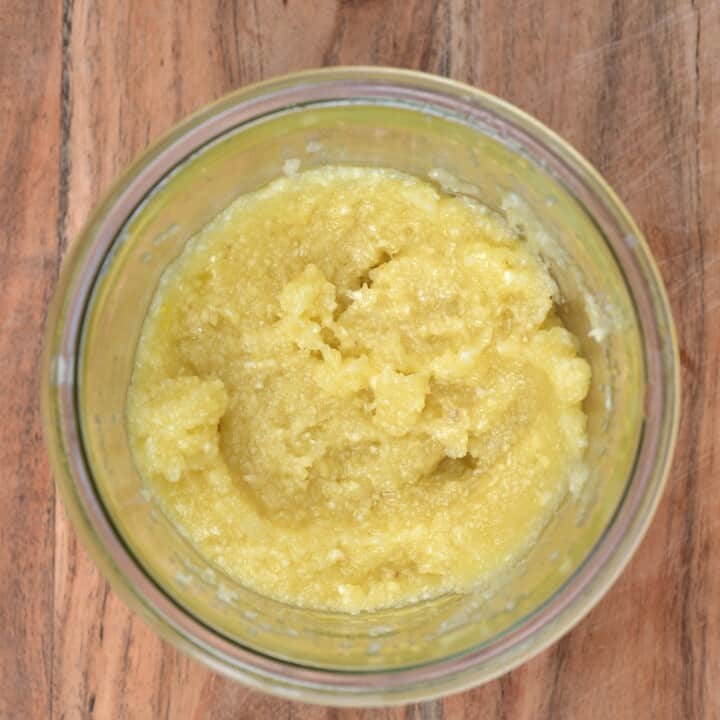 How To Make Garlic Paste (Garlic Puree) - Alphafoodie