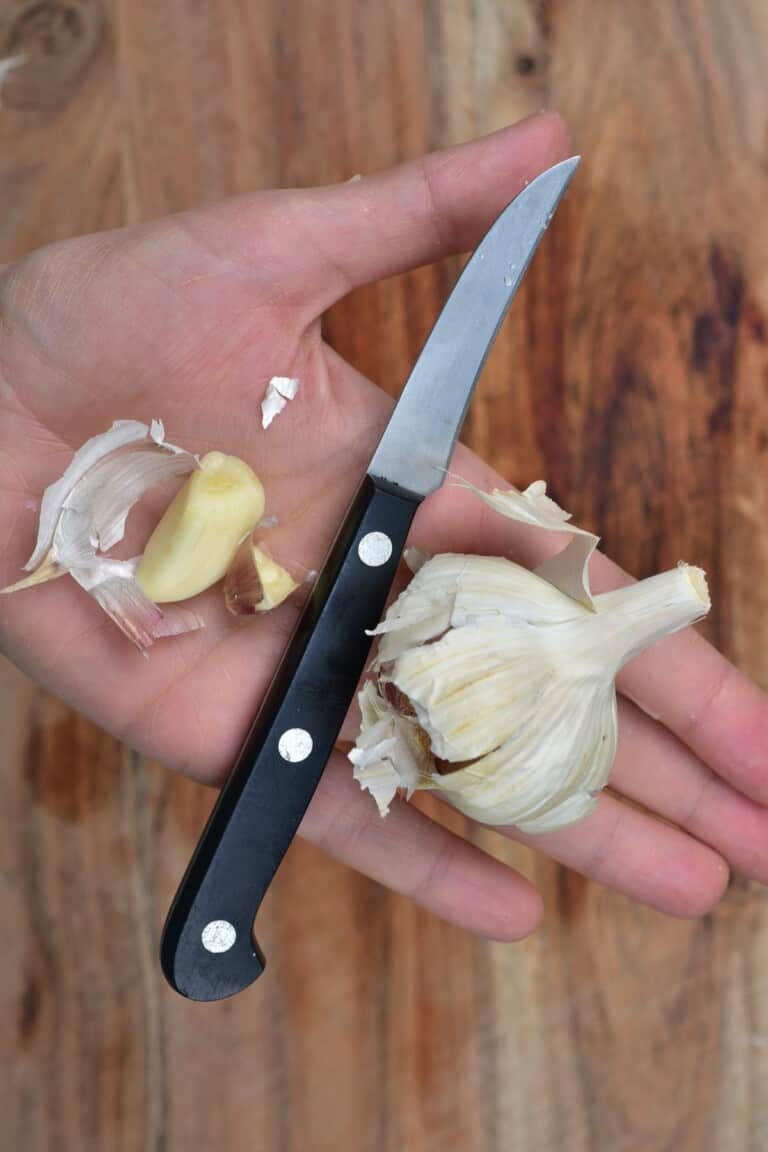 How to Peel Garlic (6+ Ways Tested) - Alphafoodie