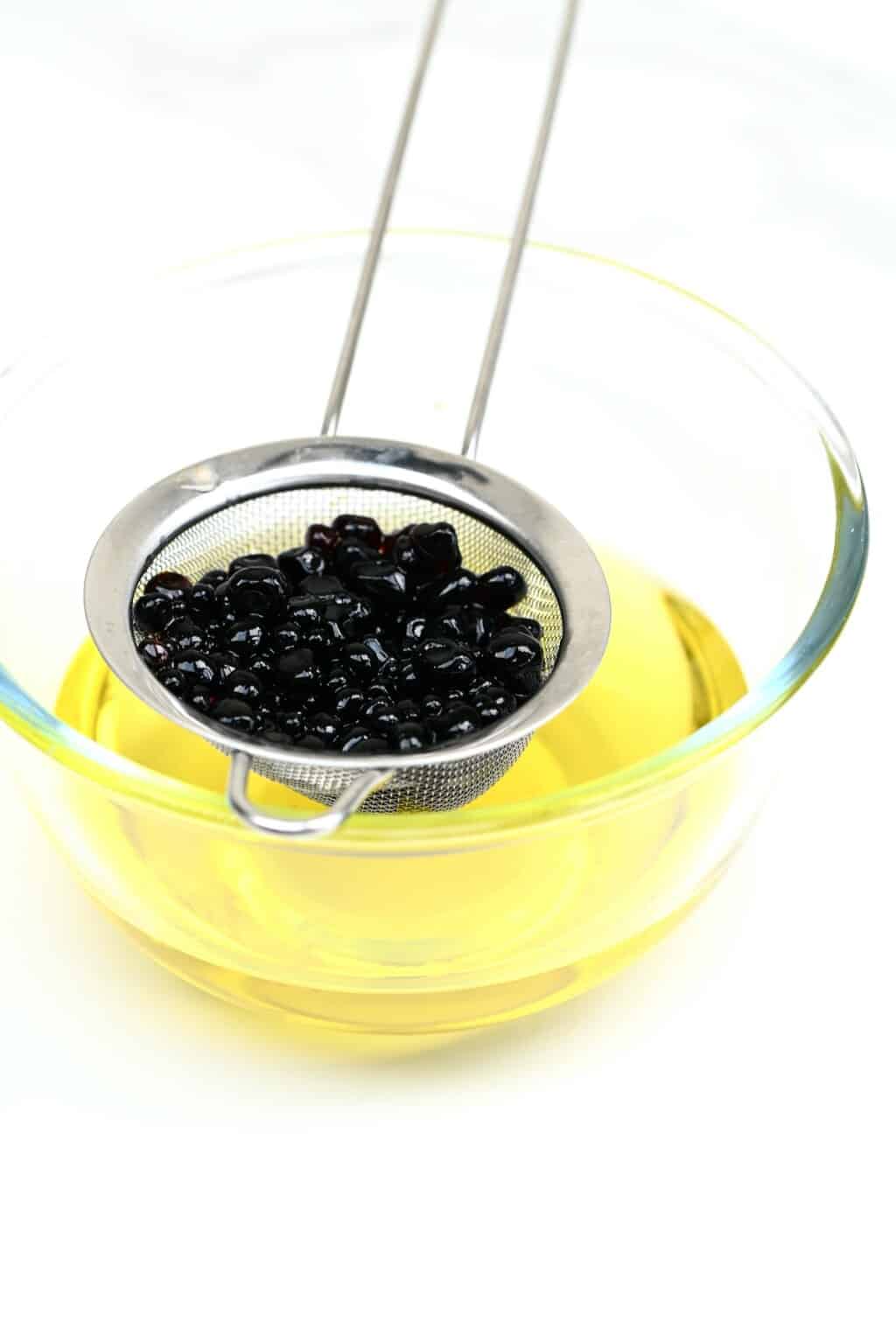 How to Make Balsamic Pearls (Balsamic Caviar) - Alphafoodie