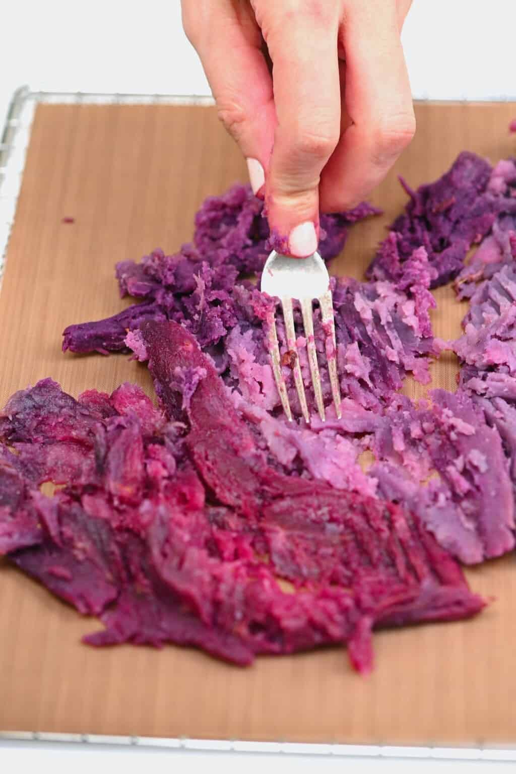 How to Make Ube Powder / Purple Sweet Potato Powder - Alphafoodie