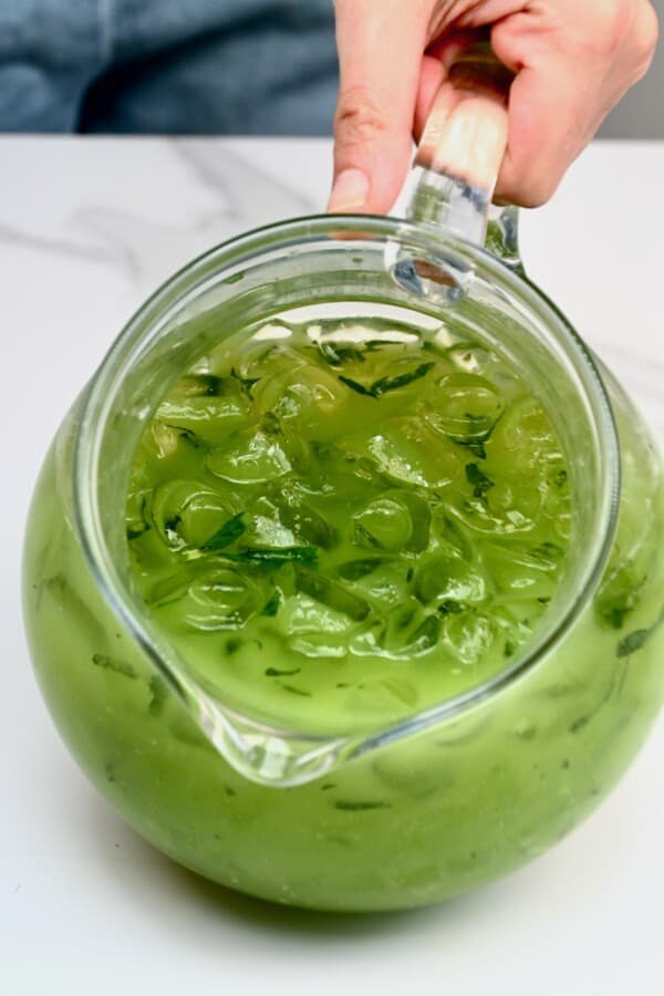 Refreshing Cucumber Lemonade (with Lemon or Lime) - Alphafoodie