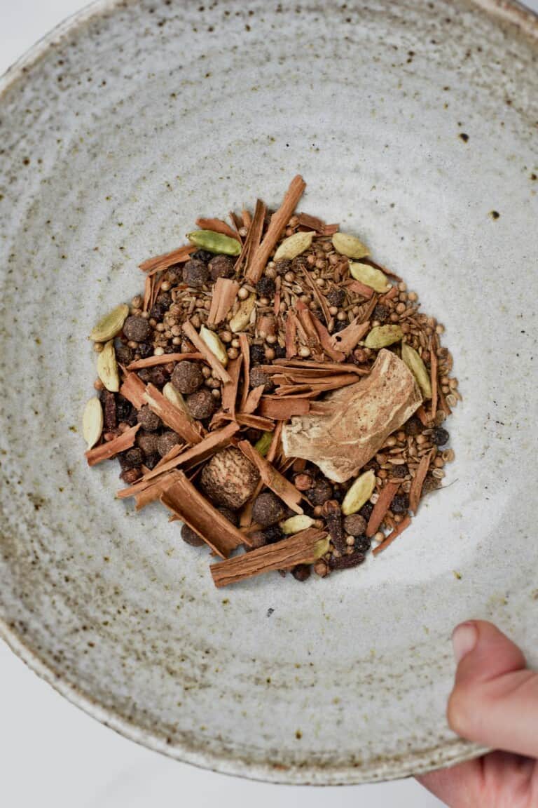 Lebanese 7 Spice Blend (Sabaa Baharat) - Alphafoodie