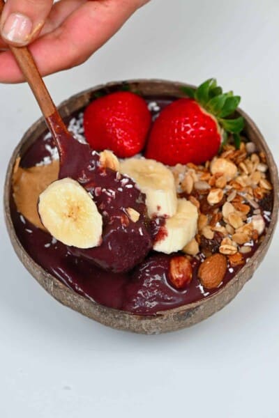 How to Make an Açaí Bowl (Frozen Açai Smoothie) - Alphafoodie