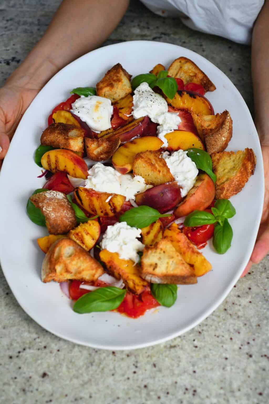Grilled Peach Burrata Salad with Tomatoes (Peach Caprese Salad ...