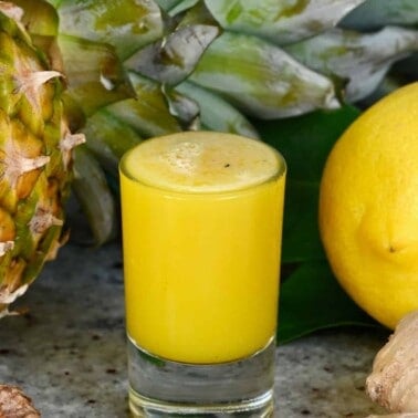 Pineapple Ginger Juice (With or Without Juicer) - Alphafoodie