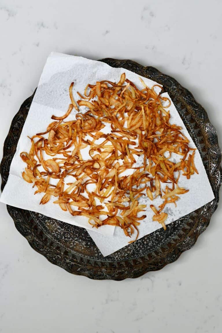 How to Make Fried Onions (Crispy Onions/Birista) - Alphafoodie