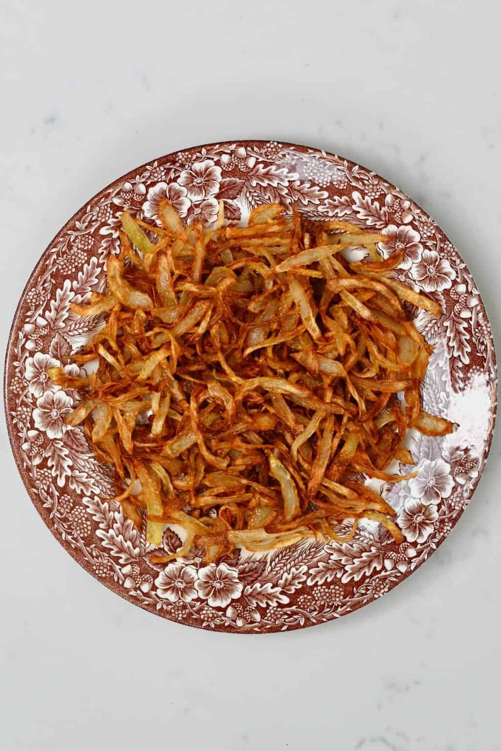 How to Make Fried Onions (Crispy Onions/Birista) - Alphafoodie