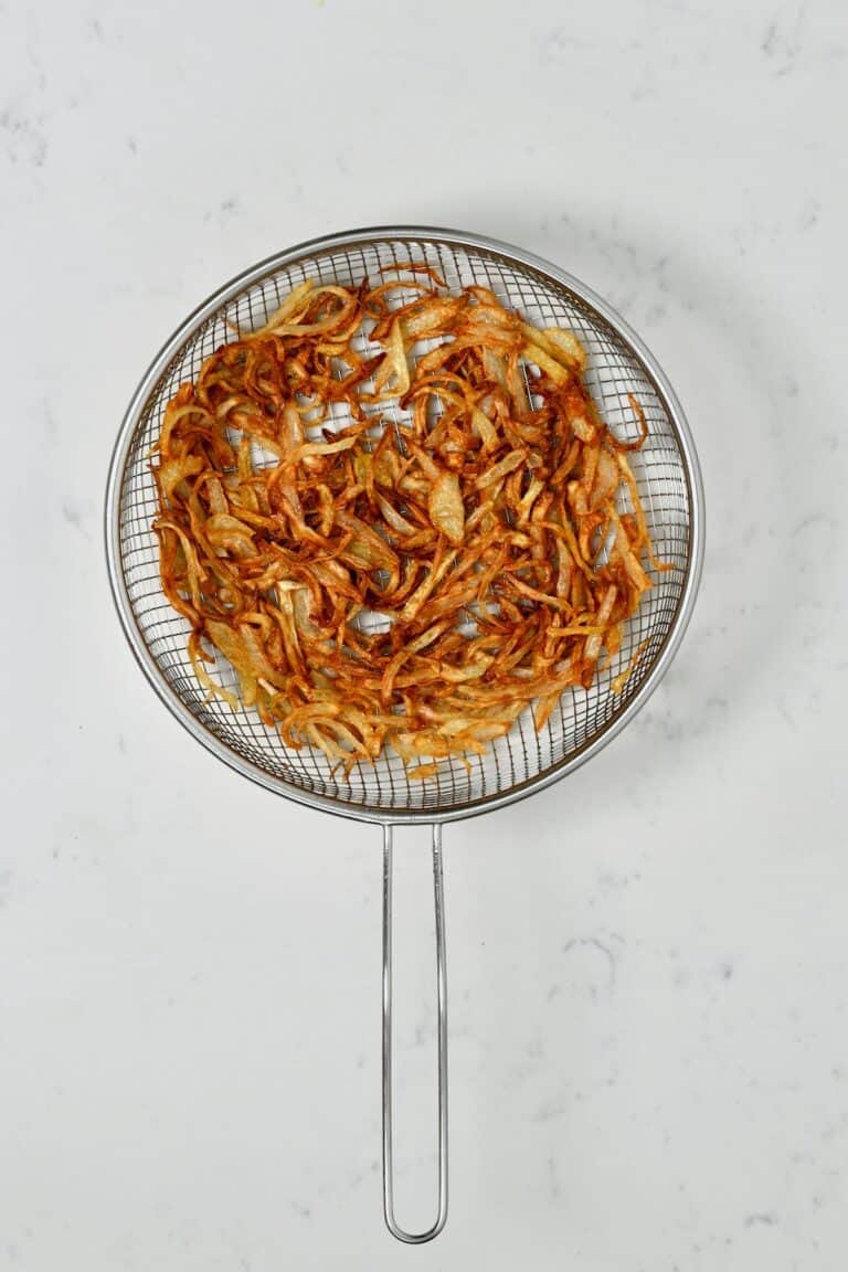 How to Make Fried Onions (Crispy Onions/Birista) - Alphafoodie