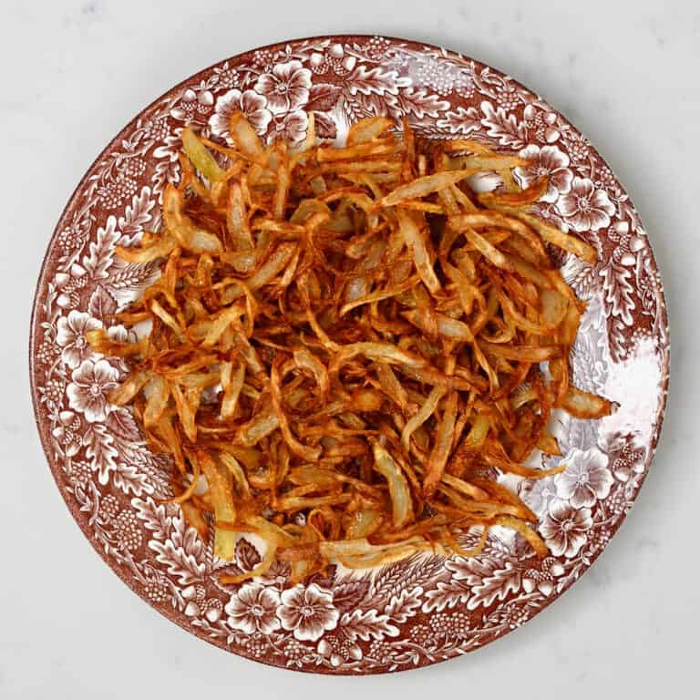 How to Make Fried Onions (Crispy Onions/Birista) - Alphafoodie