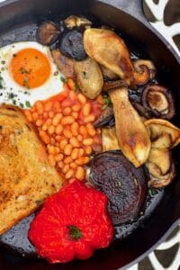 One-Pan Vegetarian Full English Breakfast (British Fry-Up) - Alphafoodie