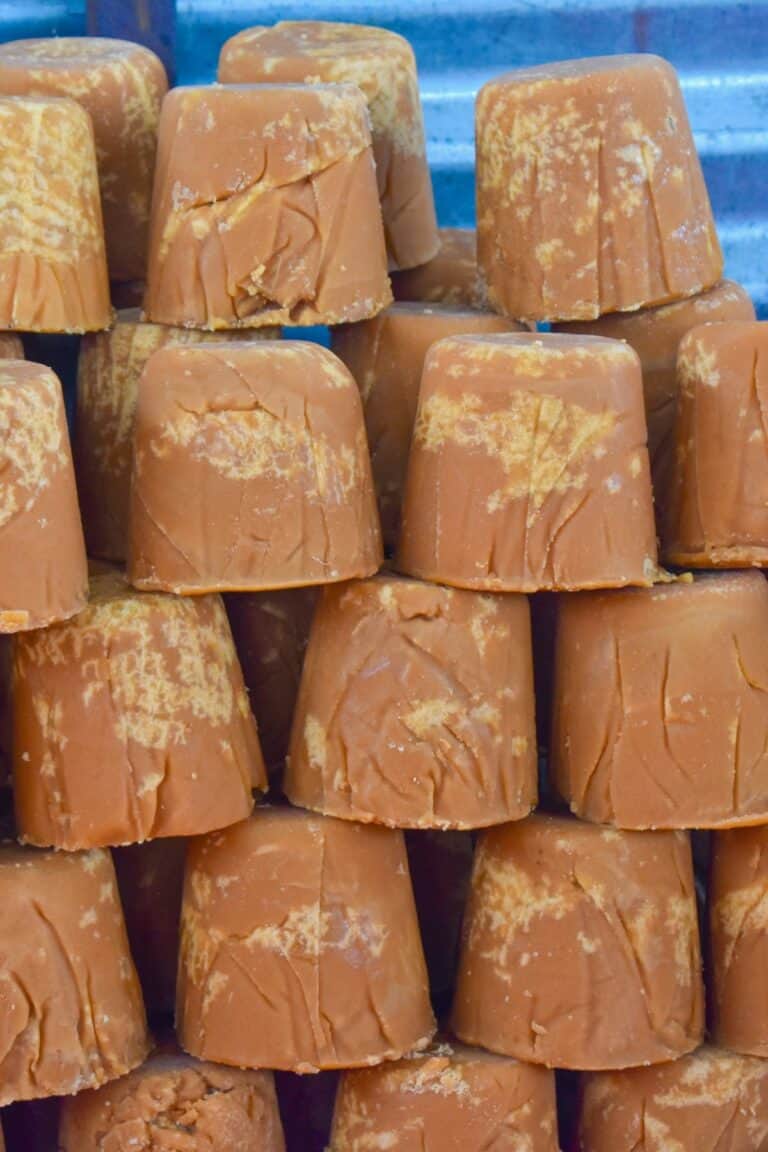 How to Make Brown Sugar at Home? (Light & Dark Brown) - Alphafoodie