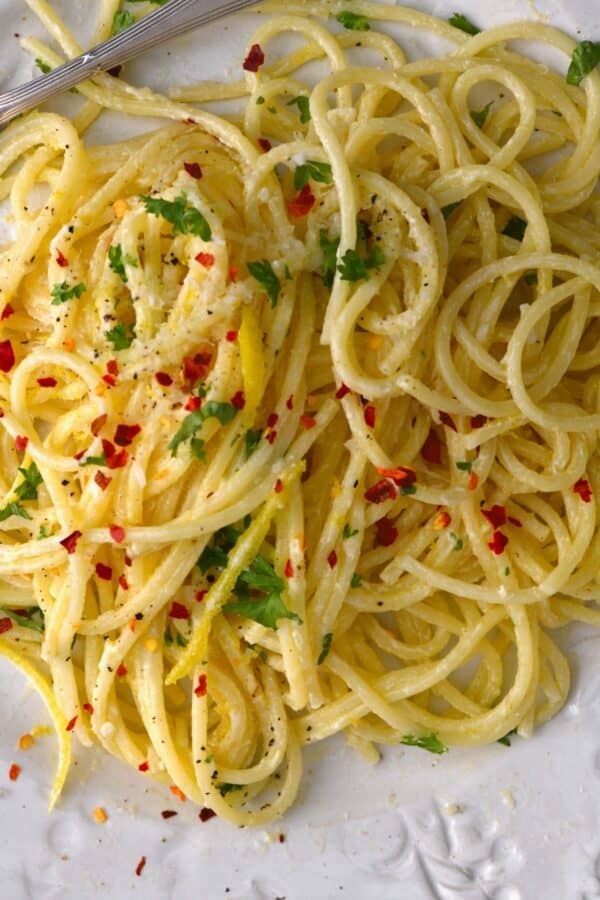 Easy Garlic Lemon Pasta (Pasta al Limone) - Alphafoodie