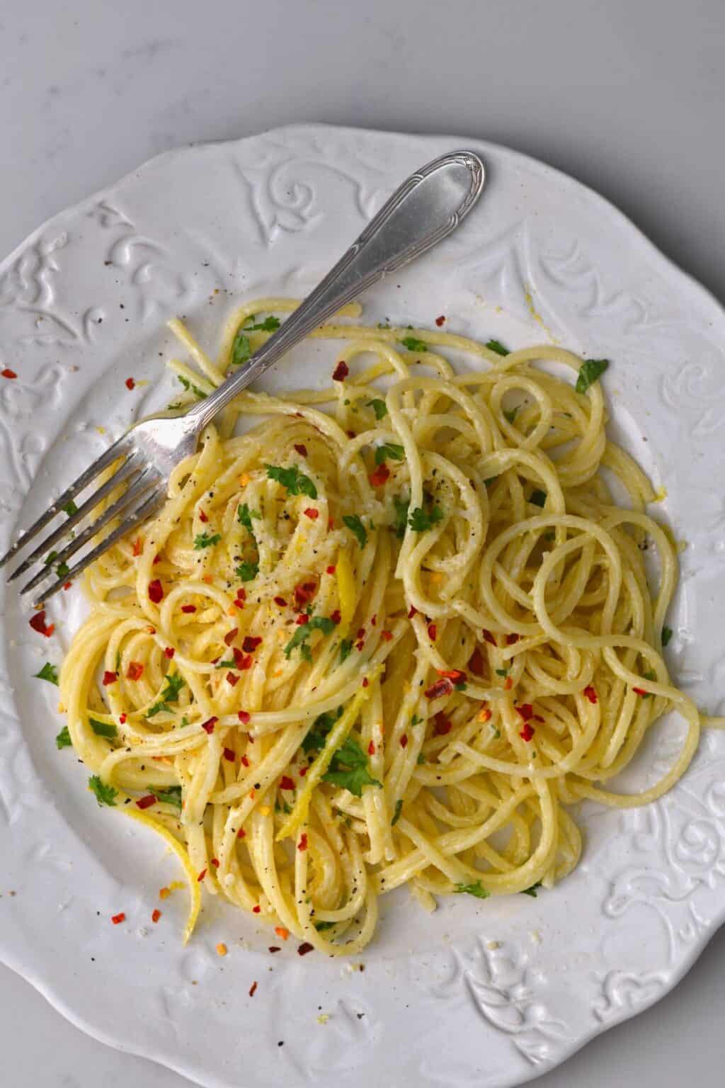Easy Garlic Lemon Pasta (Pasta al Limone) - Alphafoodie
