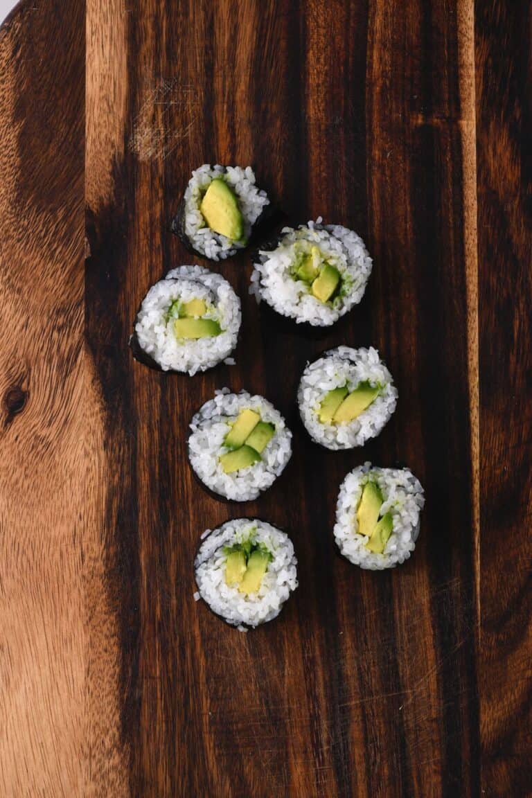 Easy Avocado Sushi Rolls - Alphafoodie