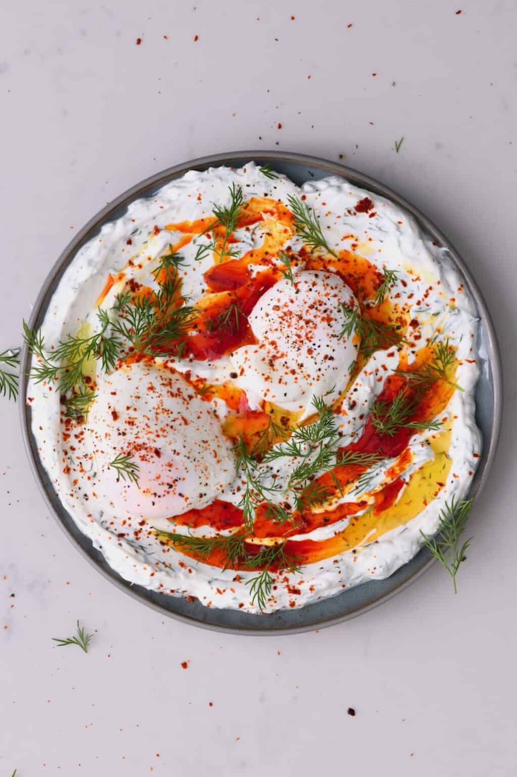 Çilbir (Turkish Poached Eggs with Garlic Yogurt) - Alphafoodie