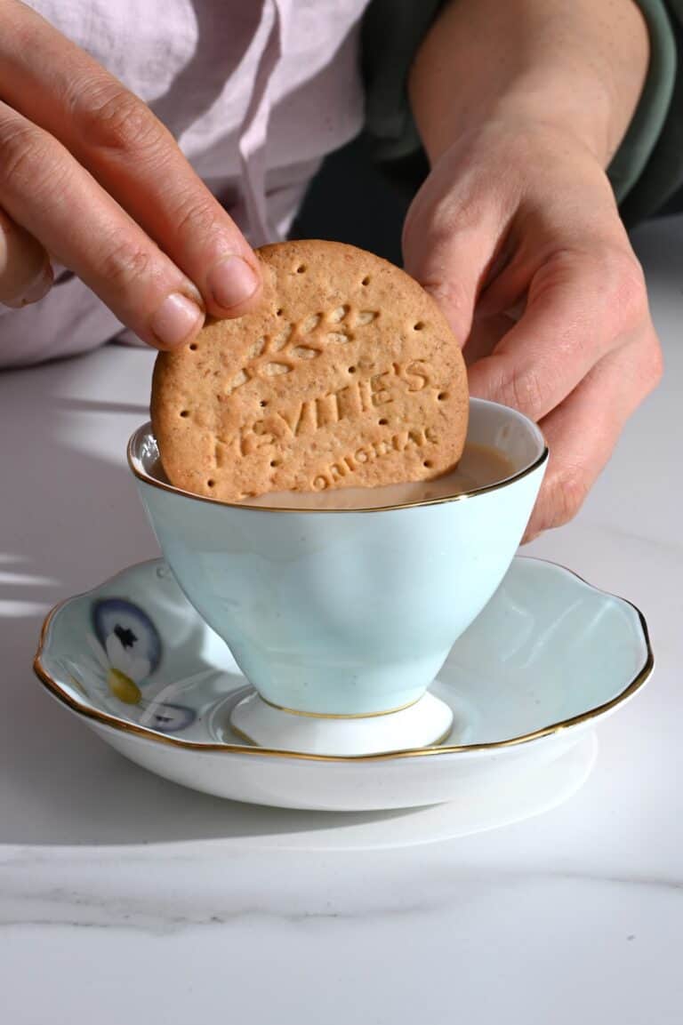 How To Make British Tea (English Tea | Milk Tea) - Alphafoodie