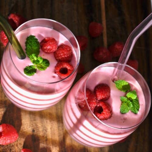 The Best Raspberry Smoothie - Alphafoodie