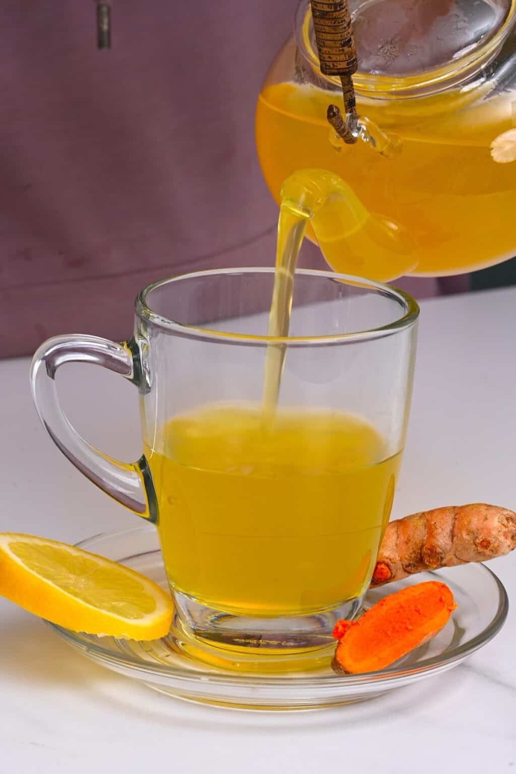 How To Make Turmeric Tea (Anti-Inflammatory Drink) - Alphafoodie