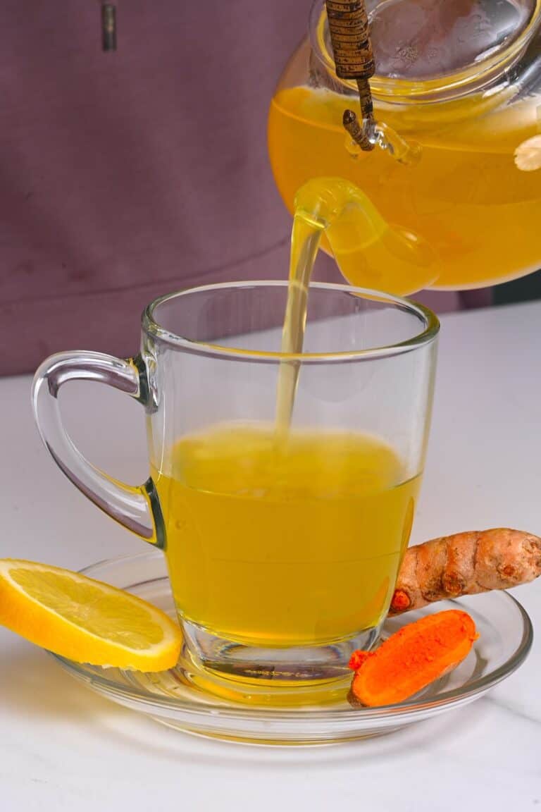 How To Make Turmeric Tea (Anti-Inflammatory Drink) - Alphafoodie