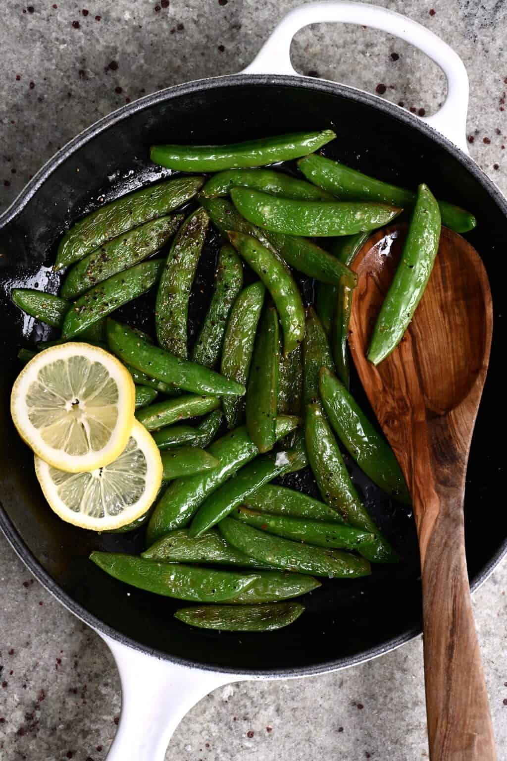 5 Minute Sugar Snap Peas Recipe - Alphafoodie