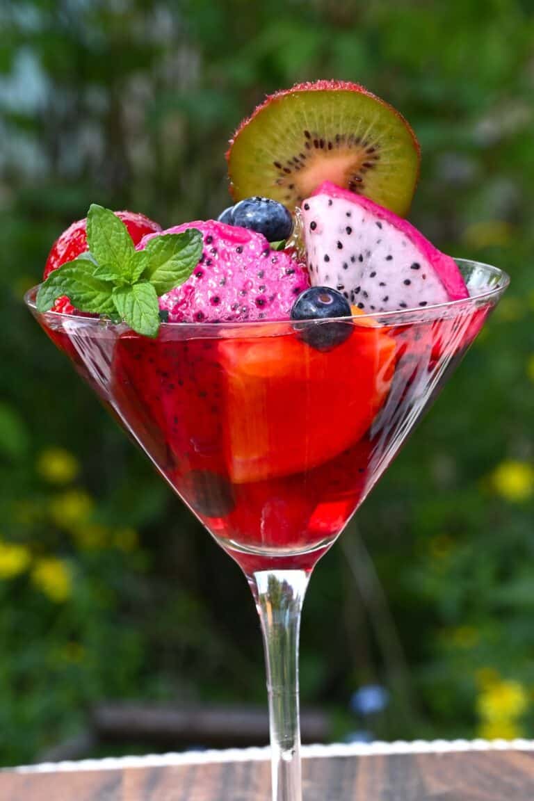 Easy Fruit Punch (Variations | Alcohol Optional) - Alphafoodie