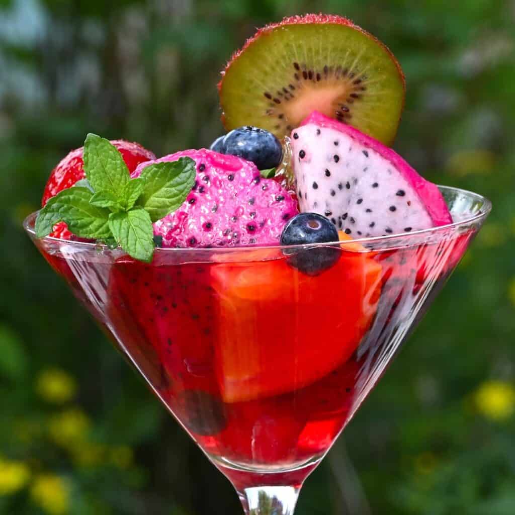 Easy Fruit Punch (Variations | Alcohol Optional) - Alphafoodie