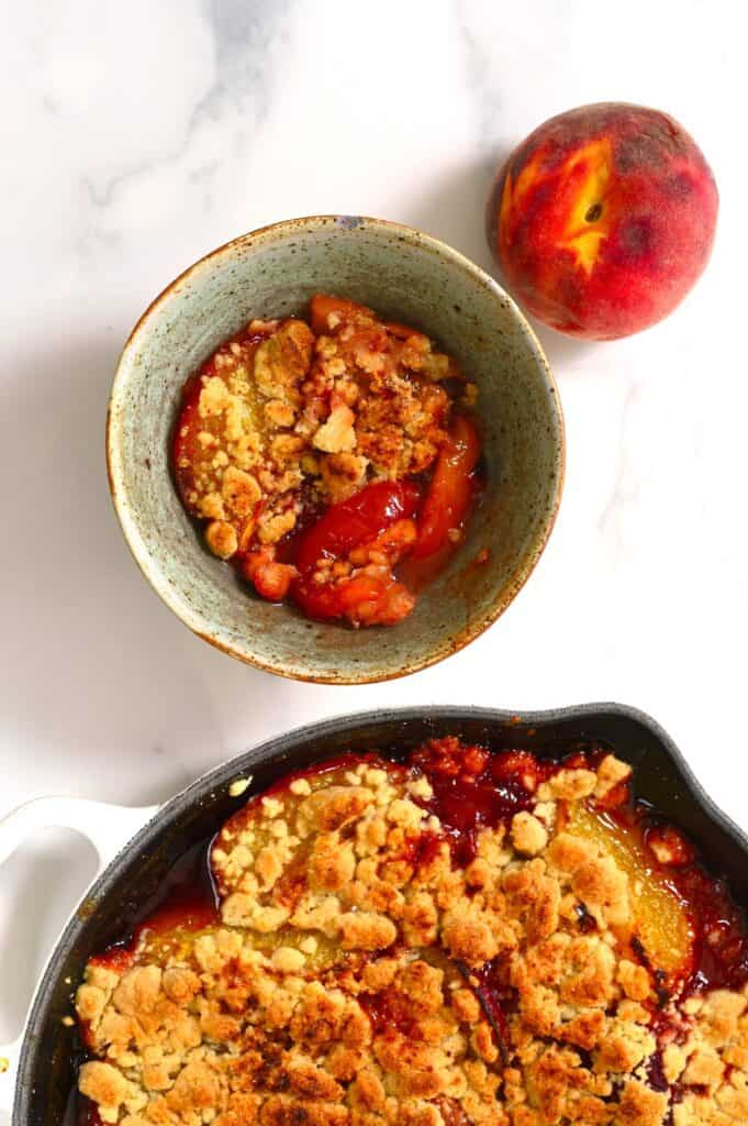 The Best Peach Crumble [Peach Crisp With Fresh Peaches] - Alphafoodie