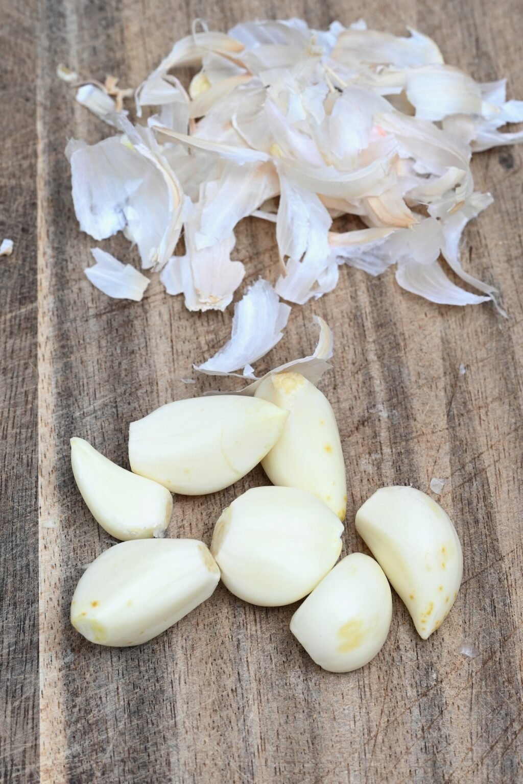 How To Crush, Chop, And Mince Garlic - Alphafoodie