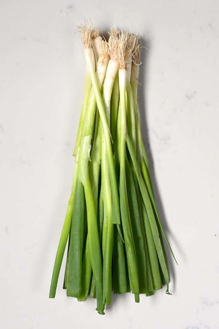 Chives Vs Green Onions: What's the Difference? - Alphafoodie