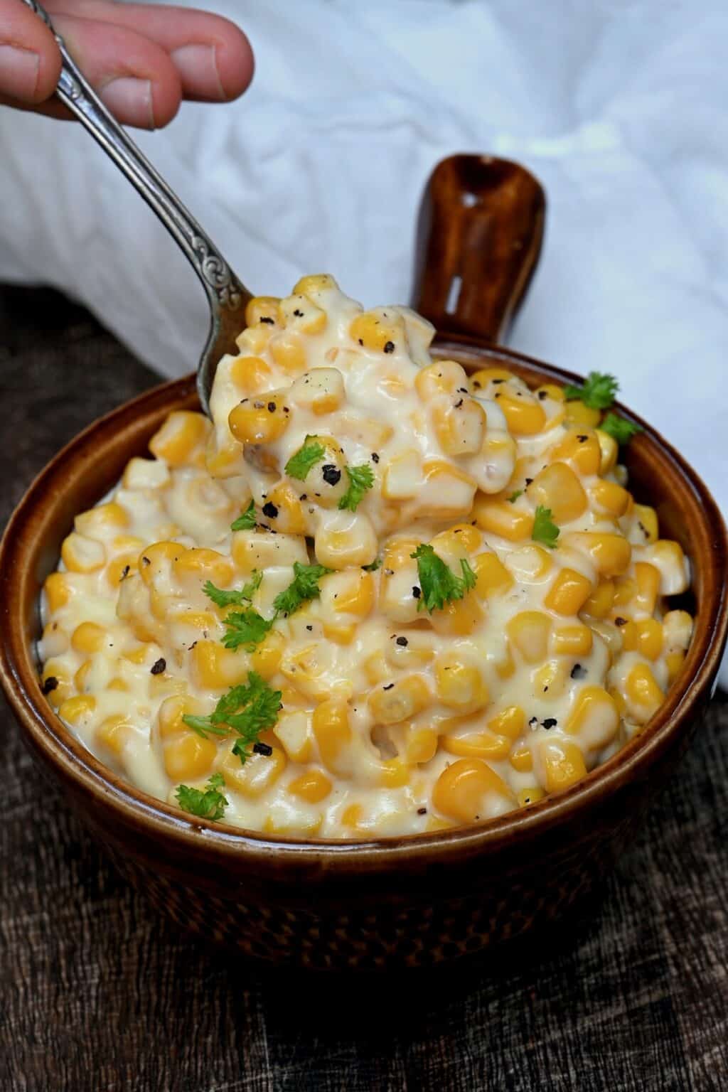 Easy Creamed Corn Recipe - Alphafoodie