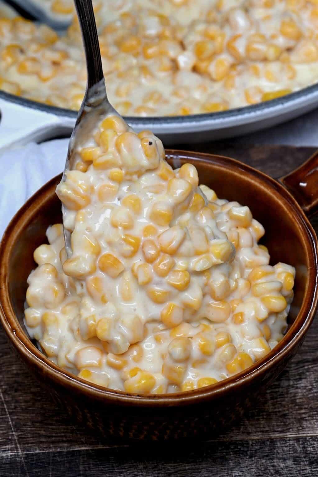 Easy Creamed Corn Recipe - Alphafoodie