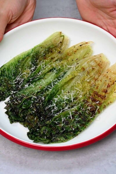 5 Minute Grilled Romaine Lettuce - Alphafoodie