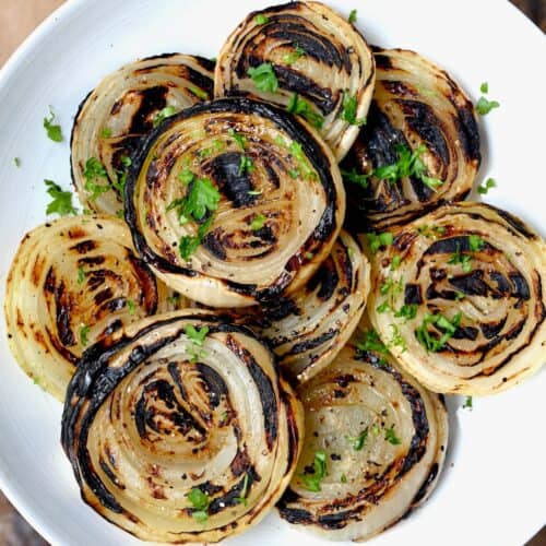 Easy Grilled Onions - Alphafoodie