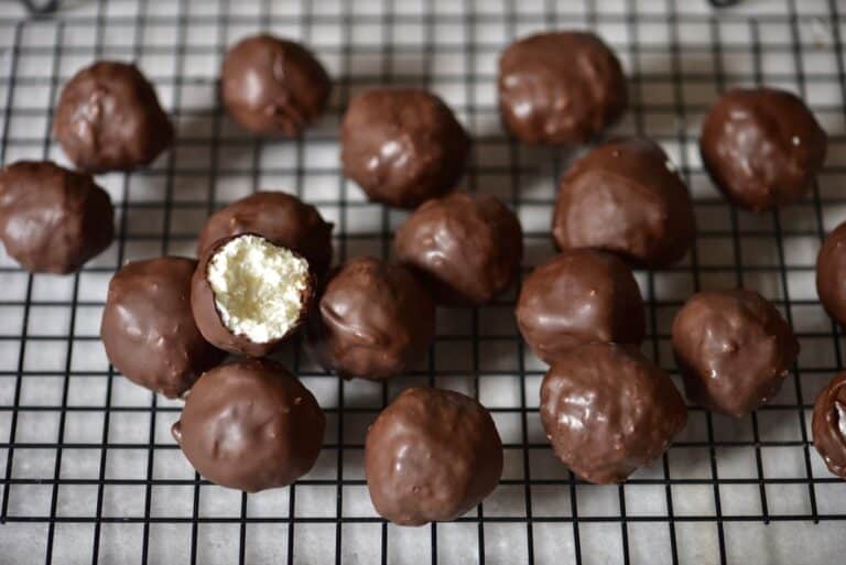 3-Ingredient Chocolate Coconut Balls - Alphafoodie