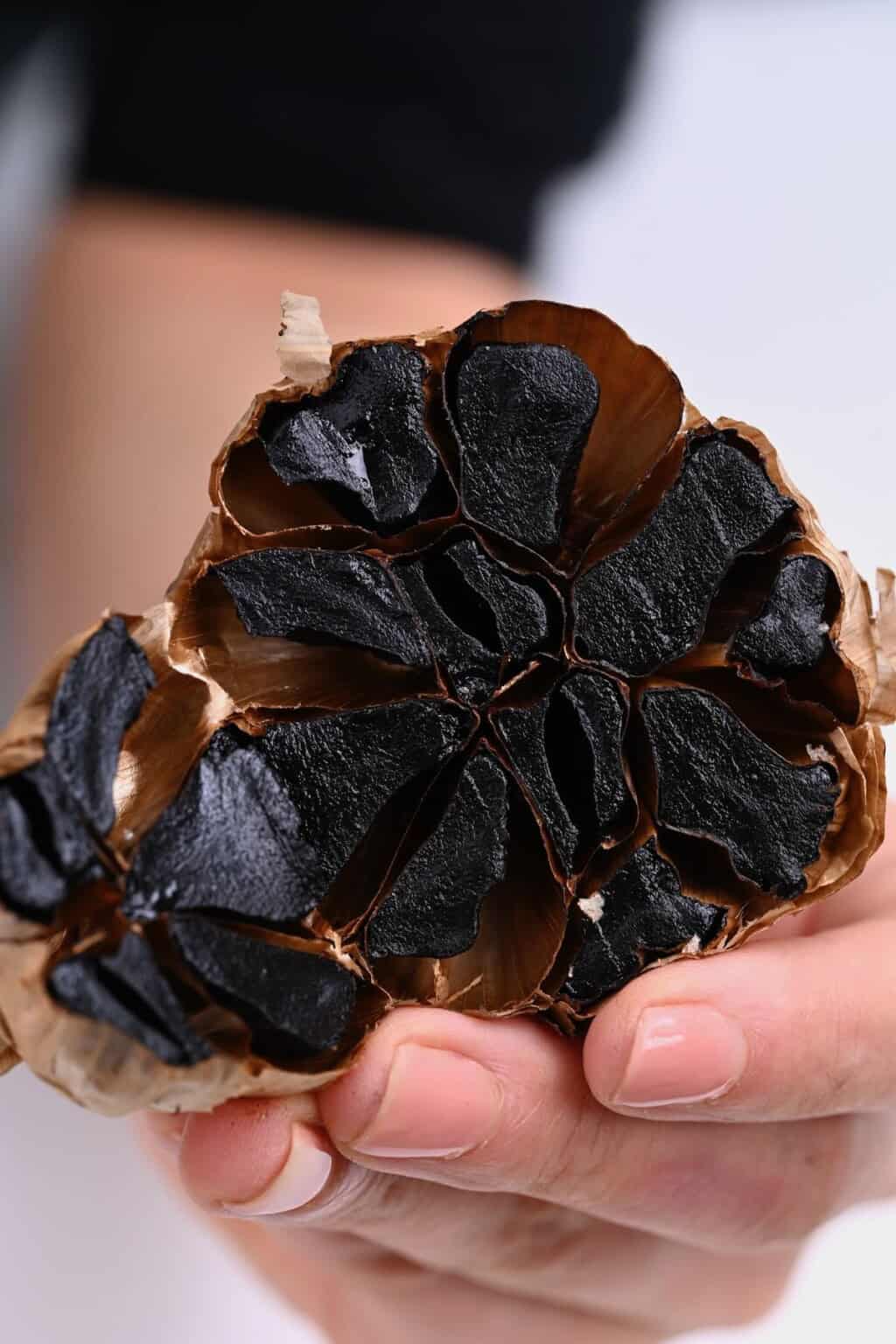 How to Make Black Garlic (+ What is it | FAQs | Uses) - Alphafoodie