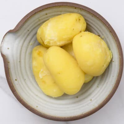 How to Boil Potatoes (Whole or Cubed) - Alphafoodie